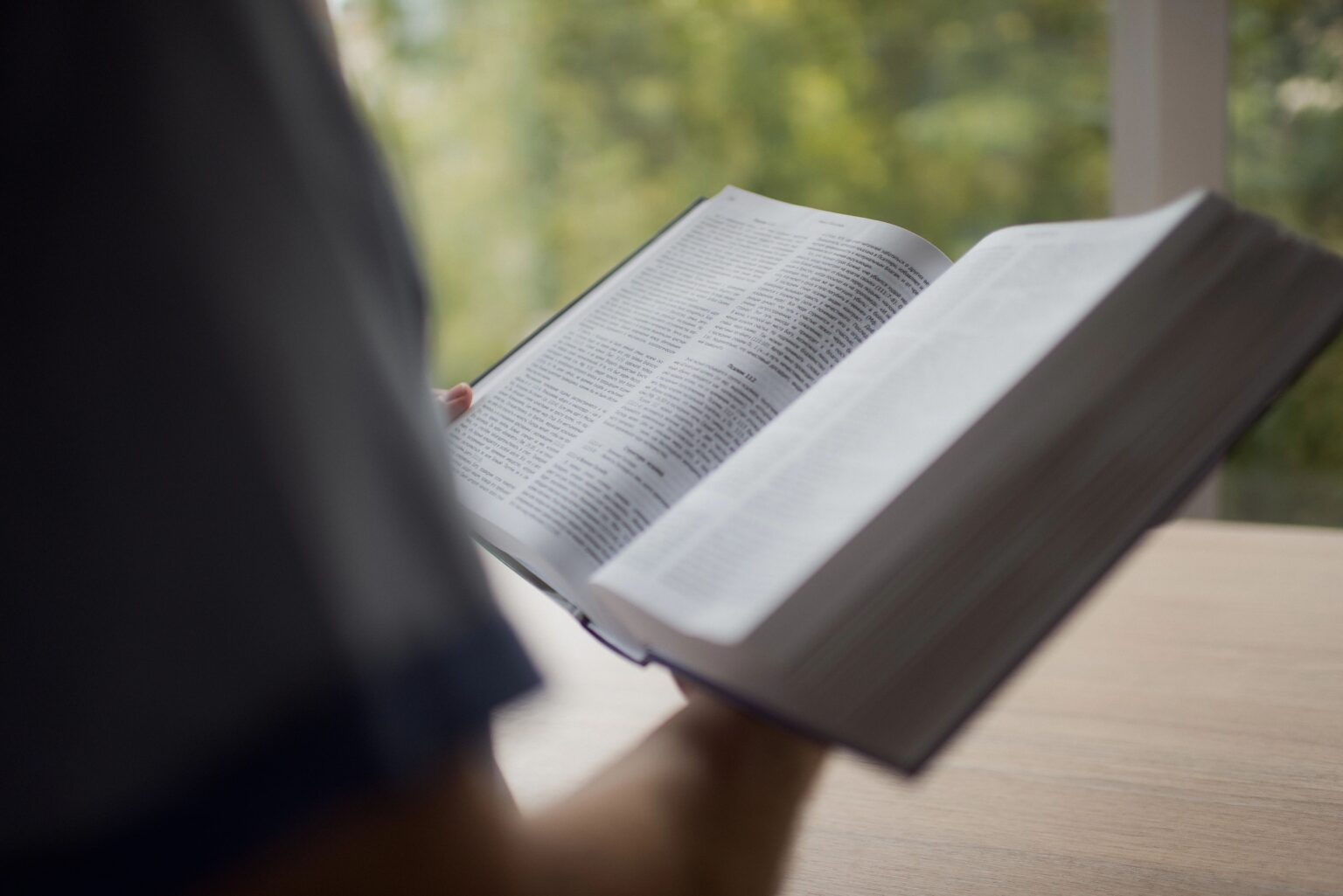 The Word of God transforms through war and tragedy | Langham ...